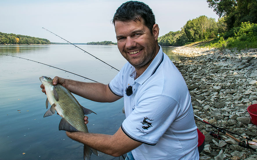 Match Fishing - The Fishing and Hunting Channel